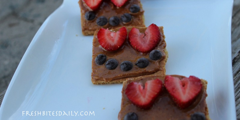 A Valentine’s-Inspired Graham Cracker Snack – Fresh Bites Daily